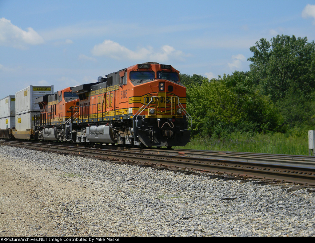 BNSF 5186